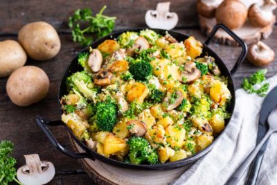 Kartoffel-Brokkoli-Pfanne mit Champignons und Feta